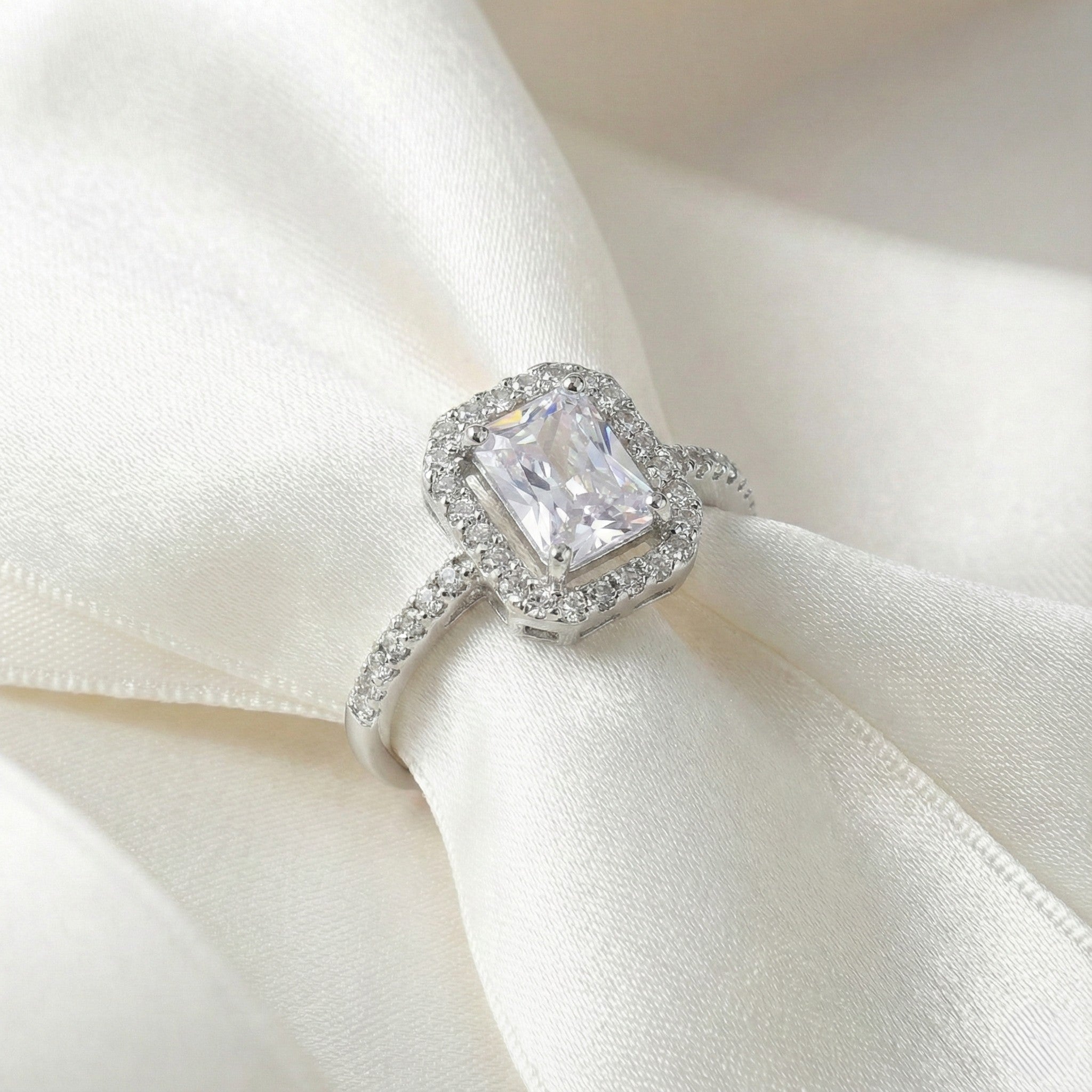 Crystal Emerald Ring – IIRAYA JEWELS